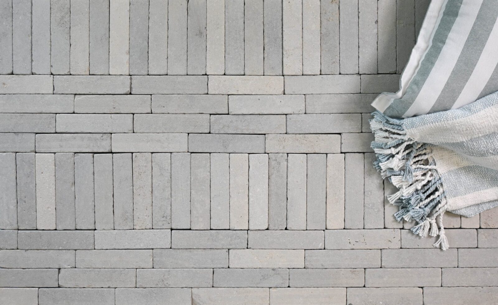 Korsi Limestone Batons – Grey Tones